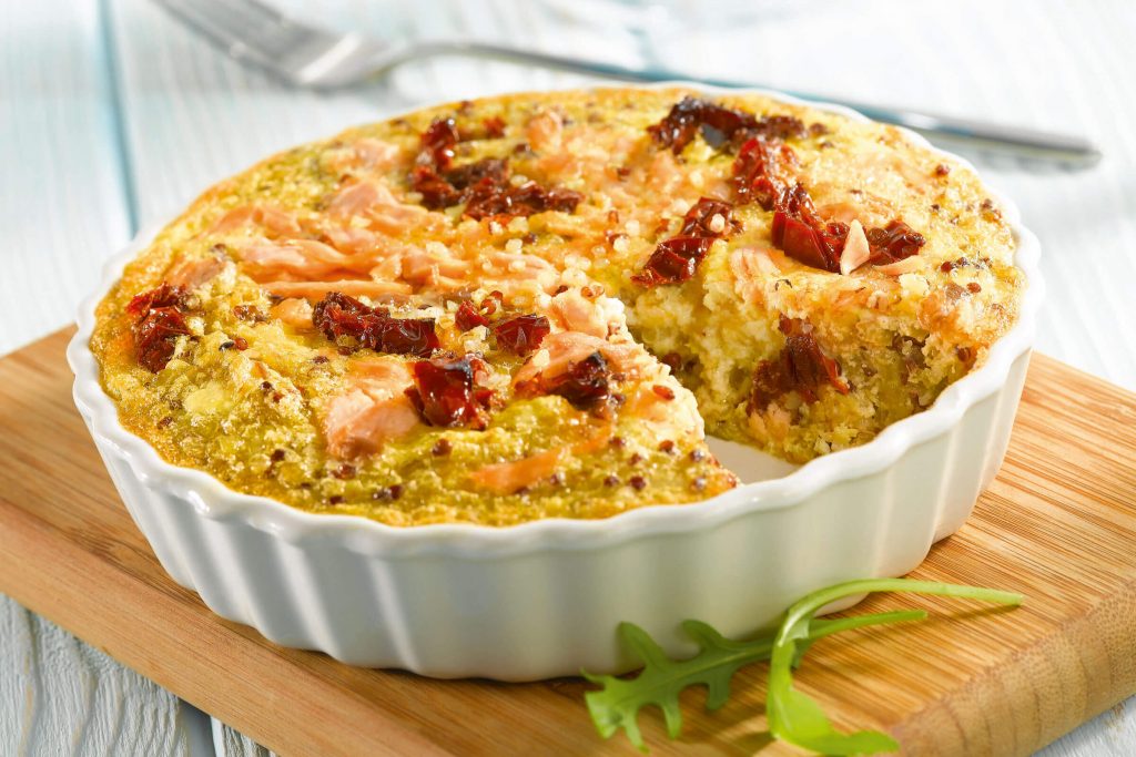 Crustless Quiche with Quinoa Gourmet, Ricotta and Salmon | TIPIAK